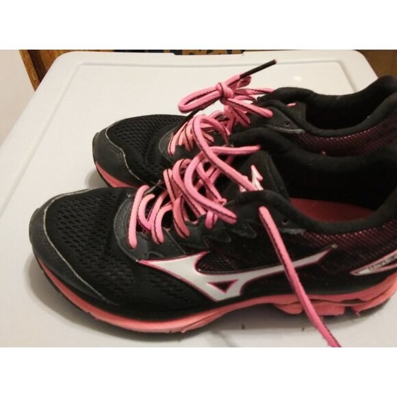Mizuno | Shoes | Mizuno Wave Rider 2 Big Girl Size 55 Black Pink ...